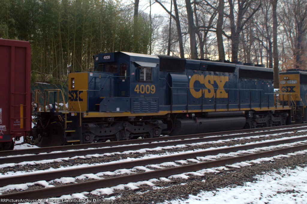 CSX SD40-3 4009 as the second unit on Q301-21